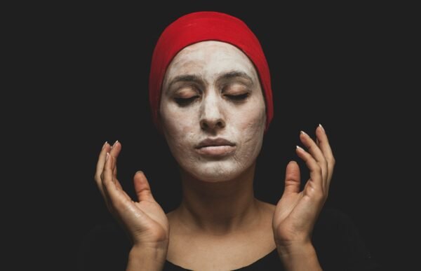 Step-by-Step Guide: How to Do a Professional Facial at Home