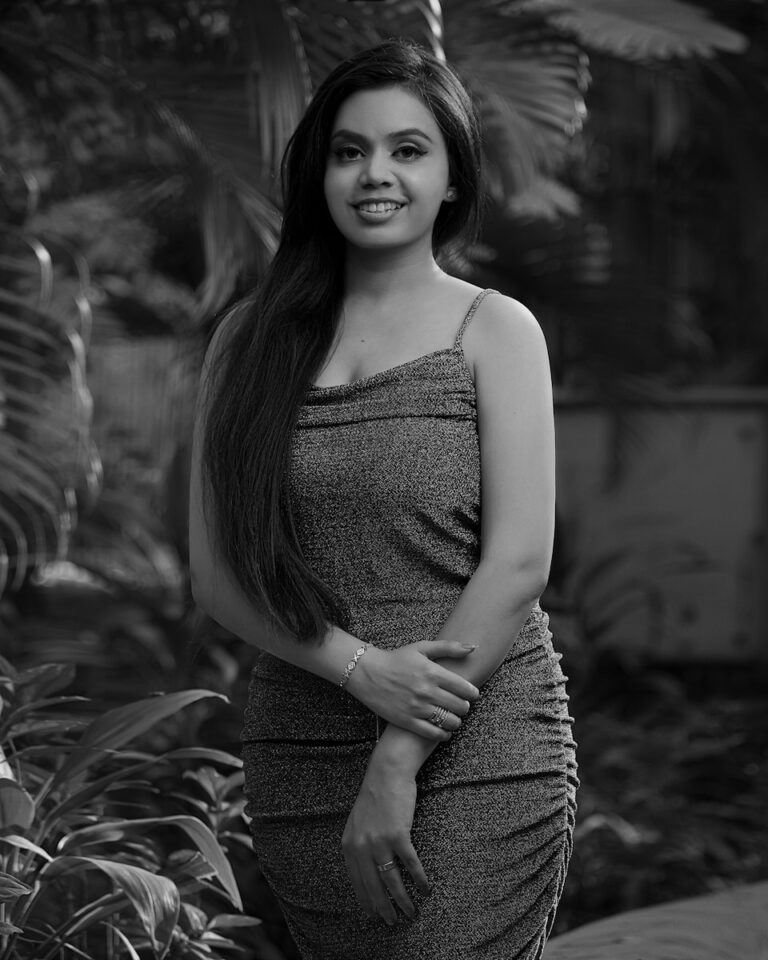 11 Easy Fashion Tricks to Help You Look Younger